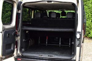 Brown Opel Vivaro 2017 in Kretinga, with an engine capacity of 1.60 L and mileage of 237 thousand km for 12999 €, photo 12 on AUTOMOTO.COM.LV