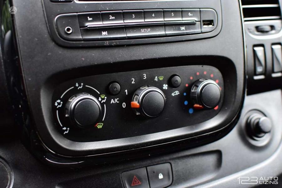 Brown Opel Vivaro 2017 in Kretinga, with an engine capacity of 1.60 L and mileage of 237 thousand km for 12999 €, photo 20 on AUTOMOTO.COM.LV