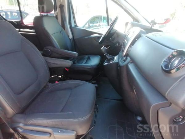 Brown Opel Vivaro 2015 in Valmiera, with an engine capacity of 1.60 L and mileage of 353 thousand km for 11900 €, photo 8 on AUTOMOTO.COM.LV