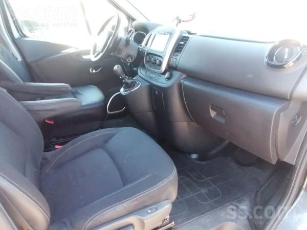 Brown Opel Vivaro 2015 in Valmiera, with an engine capacity of 1.60 L and mileage of 353 thousand km for 11900 €, photo 9 on AUTOMOTO.COM.LV