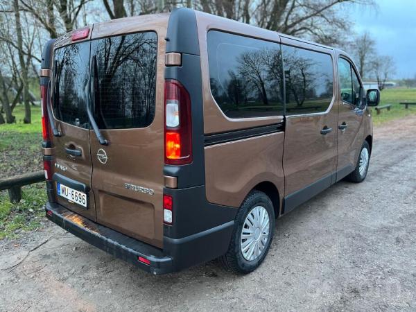Brown Opel Vivaro 2016 in Riga, with an engine capacity of 1.60 L and mileage of 188 thousand km for 8500 €, photo 4 on AUTOMOTO.COM.LV