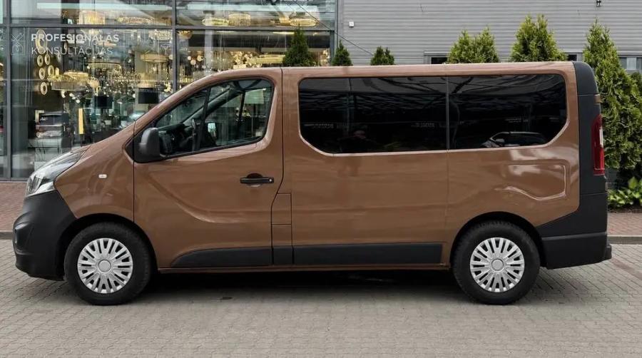 Brown Opel Vivaro 2016 in Riga, with an engine capacity of 1.60 L and mileage of 192 thousand km for 7990 €, photo 7 on AUTOMOTO.COM.LV