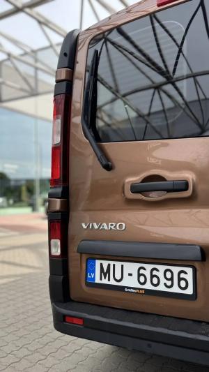 Brown Opel Vivaro 2016 in Riga, with an engine capacity of 1.60 L and mileage of 192 thousand km for 7990 €, photo 8 on AUTOMOTO.COM.LV
