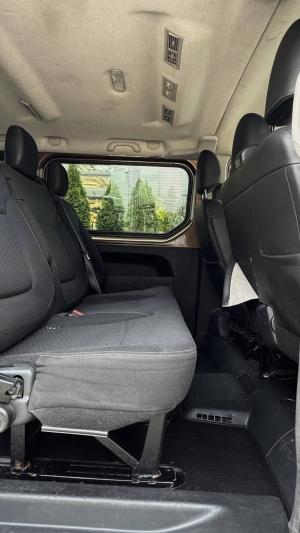 Brown Opel Vivaro 2016 in Riga, with an engine capacity of 1.60 L and mileage of 192 thousand km for 7990 €, photo 12 on AUTOMOTO.COM.LV