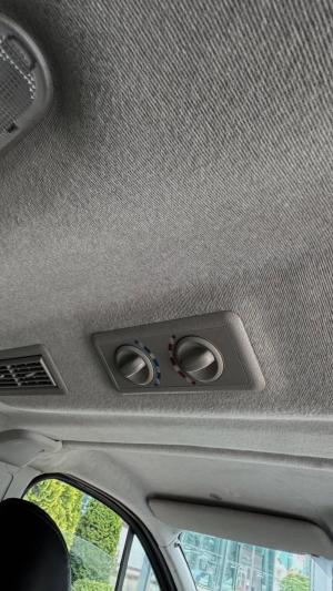 Brown Opel Vivaro 2016 in Riga, with an engine capacity of 1.60 L and mileage of 192 thousand km for 7990 €, photo 13 on AUTOMOTO.COM.LV