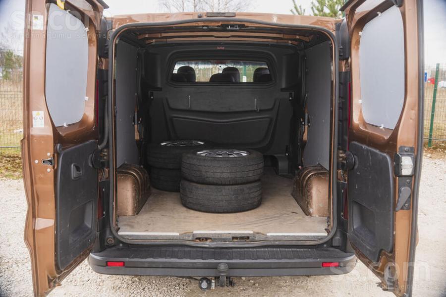 Brūns Opel Vivaro 2017 Rīga, ar dzinēja tilpumu 1.60 L un nobraukumu 307 tūkst. km par 9990 €, foto 9 vietnē AUTOMOTO.COM.LV