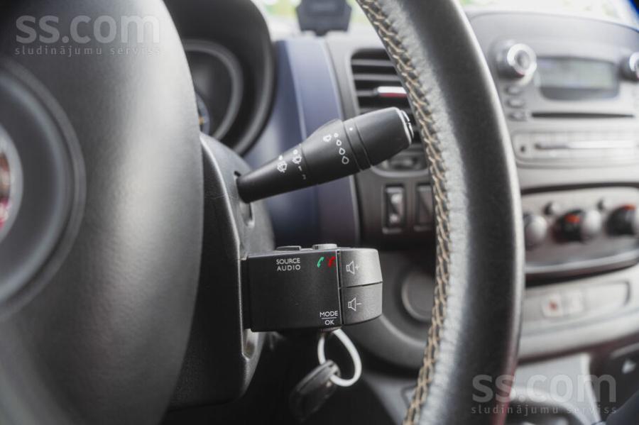 Brūns Opel Vivaro 2017 Rīga, ar dzinēja tilpumu 1.60 L un nobraukumu 307 tūkst. km par 9990 €, foto 21 vietnē AUTOMOTO.COM.LV