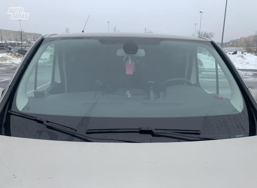 Brown Opel Vivaro 2019 in Vilnius, with an engine capacity of 1.60 L and mileage of 270 thousand km for 10900 €, photo 5 on AUTOMOTO.COM.LV