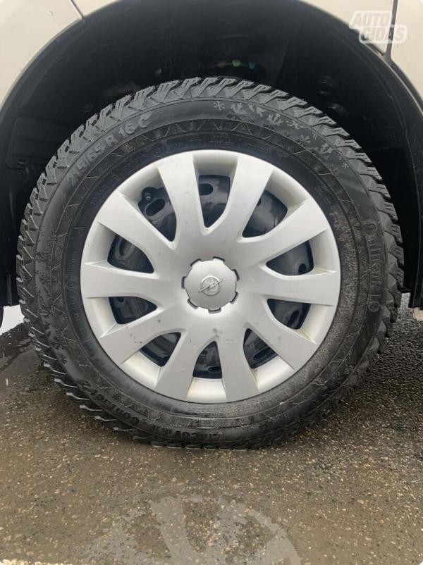 Brown Opel Vivaro 2019 in Vilnius, with an engine capacity of 1.60 L and mileage of 270 thousand km for 10900 €, photo 6 on AUTOMOTO.COM.LV