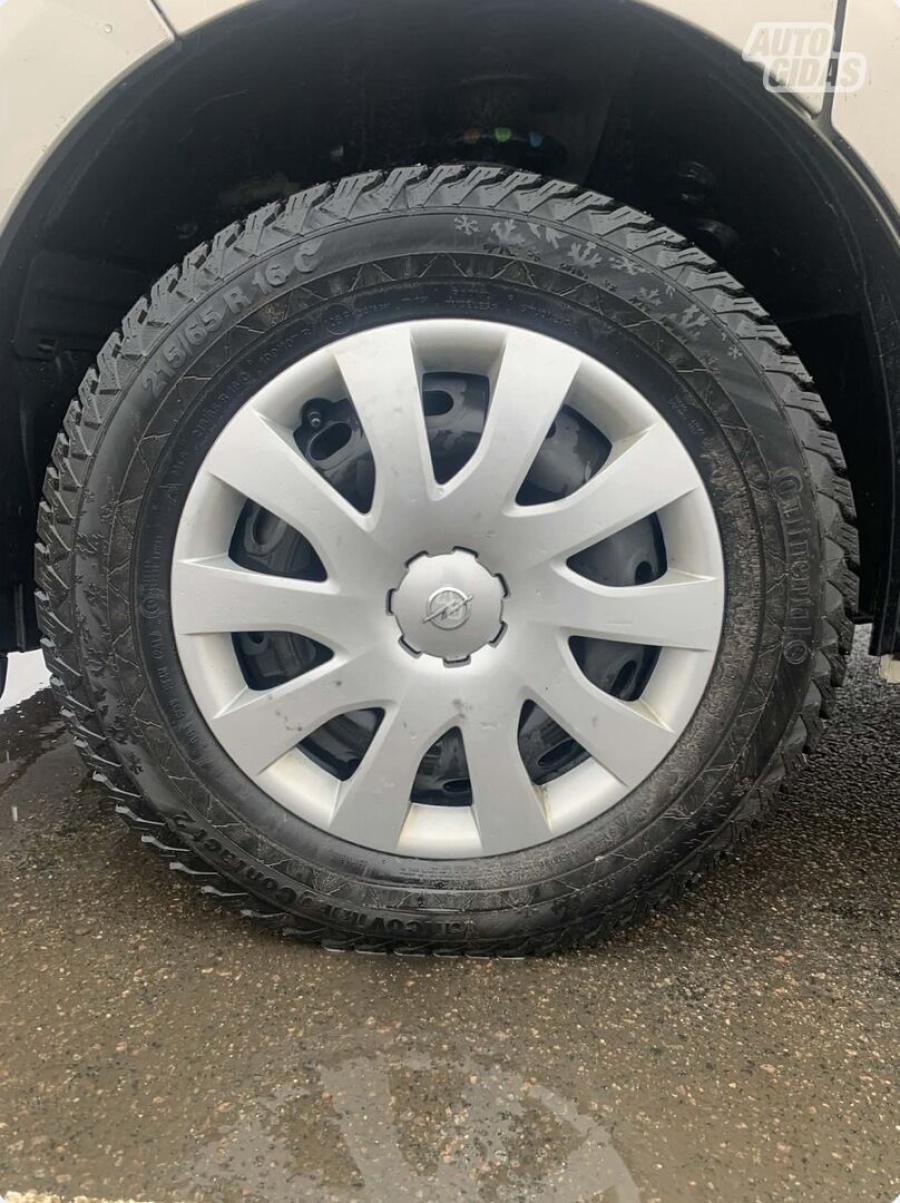 Brown Opel Vivaro 2019 in Vilnius, with an engine capacity of 1.60 L and mileage of 270 thousand km for 10900 €, photo 7 on AUTOMOTO.COM.LV