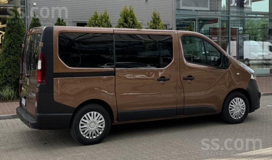 Brown Opel Vivaro 2016 in Riga, with an engine capacity of 1.60 L and mileage of 192 thousand km for 7600 €, photo 5 on AUTOMOTO.COM.LV