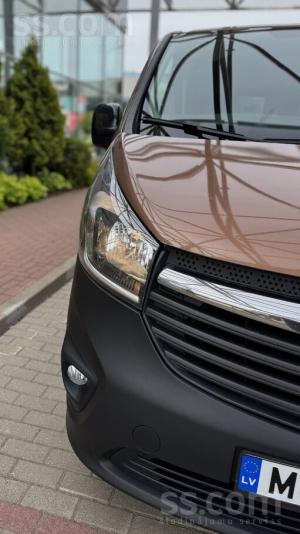 Brown Opel Vivaro 2016 in Riga, with an engine capacity of 1.60 L and mileage of 192 thousand km for 7600 €, photo 9 on AUTOMOTO.COM.LV