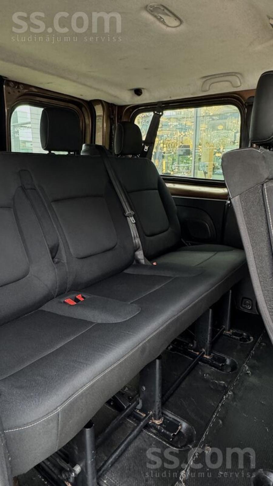 Brown Opel Vivaro 2016 in Riga, with an engine capacity of 1.60 L and mileage of 192 thousand km for 7600 €, photo 11 on AUTOMOTO.COM.LV