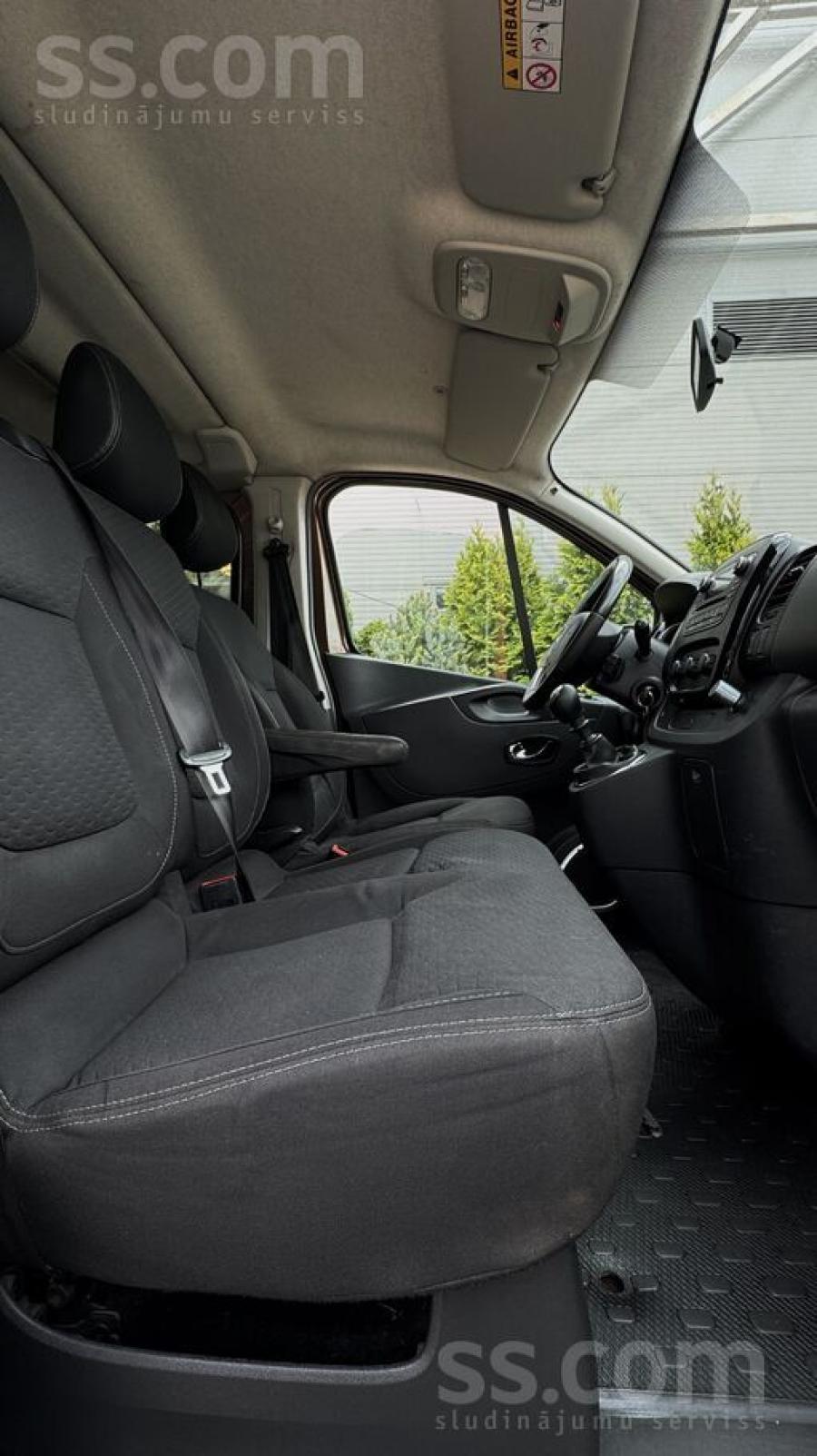 Brown Opel Vivaro 2016 in Riga, with an engine capacity of 1.60 L and mileage of 192 thousand km for 7600 €, photo 14 on AUTOMOTO.COM.LV