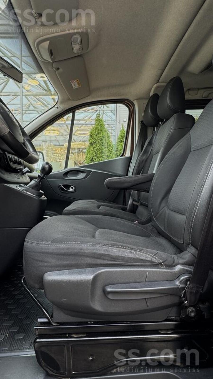 Brown Opel Vivaro 2016 in Riga, with an engine capacity of 1.60 L and mileage of 192 thousand km for 7600 €, photo 15 on AUTOMOTO.COM.LV
