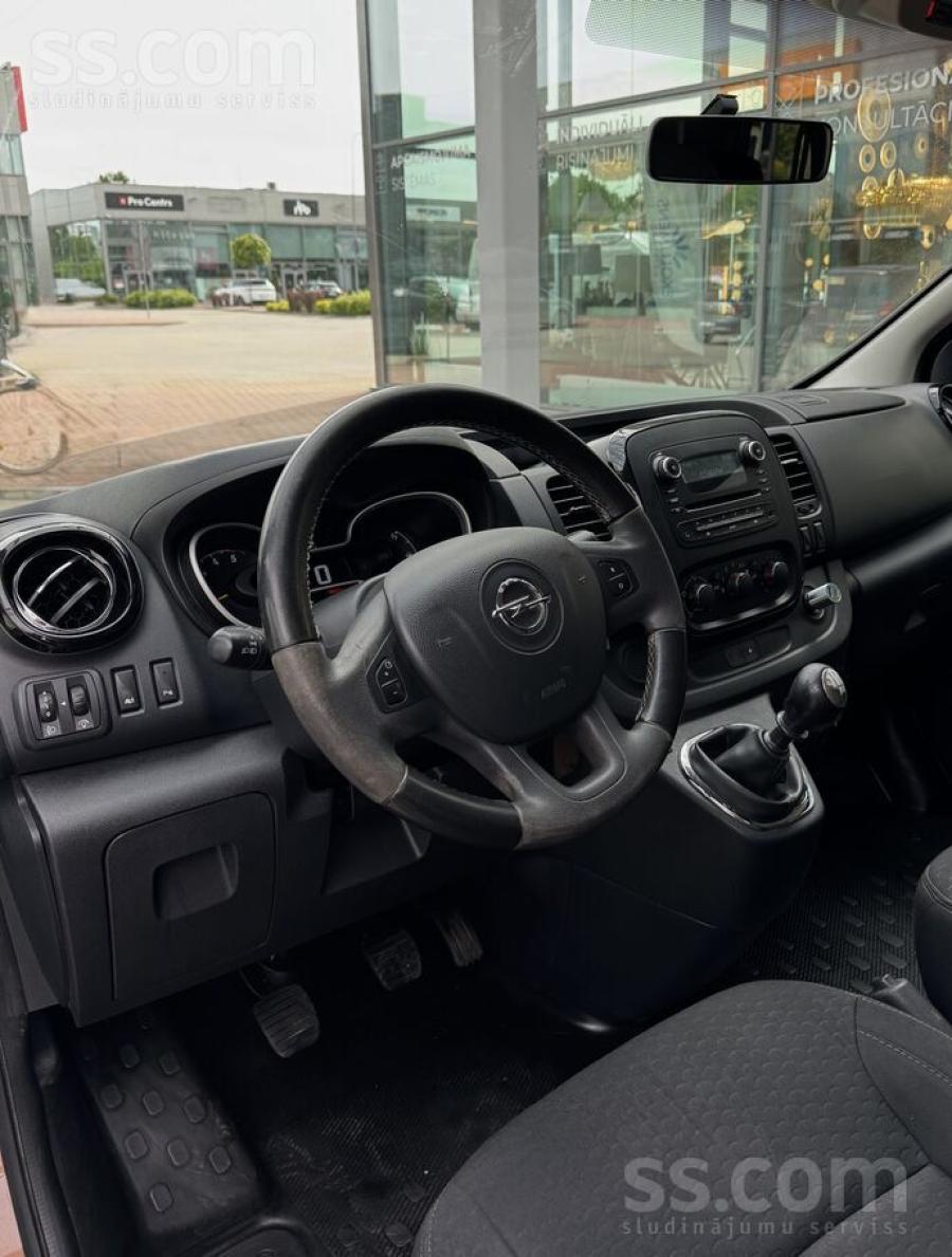 Brown Opel Vivaro 2016 in Riga, with an engine capacity of 1.60 L and mileage of 192 thousand km for 7600 €, photo 17 on AUTOMOTO.COM.LV