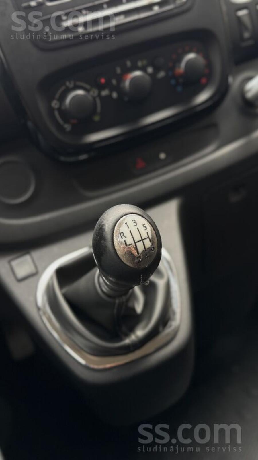 Brown Opel Vivaro 2016 in Riga, with an engine capacity of 1.60 L and mileage of 192 thousand km for 7600 €, photo 22 on AUTOMOTO.COM.LV