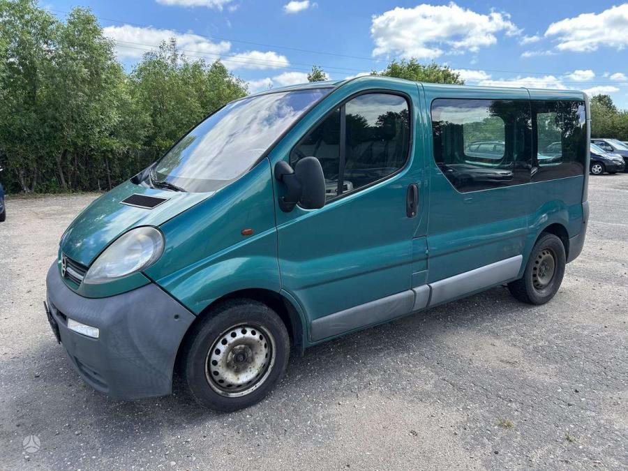 Green Opel Vivaro 2005 in Vilkaviskis, with an engine capacity of 1.90 L and mileage of 420 thousand km for 1400 €, photo 1 on AUTOMOTO.COM.LV