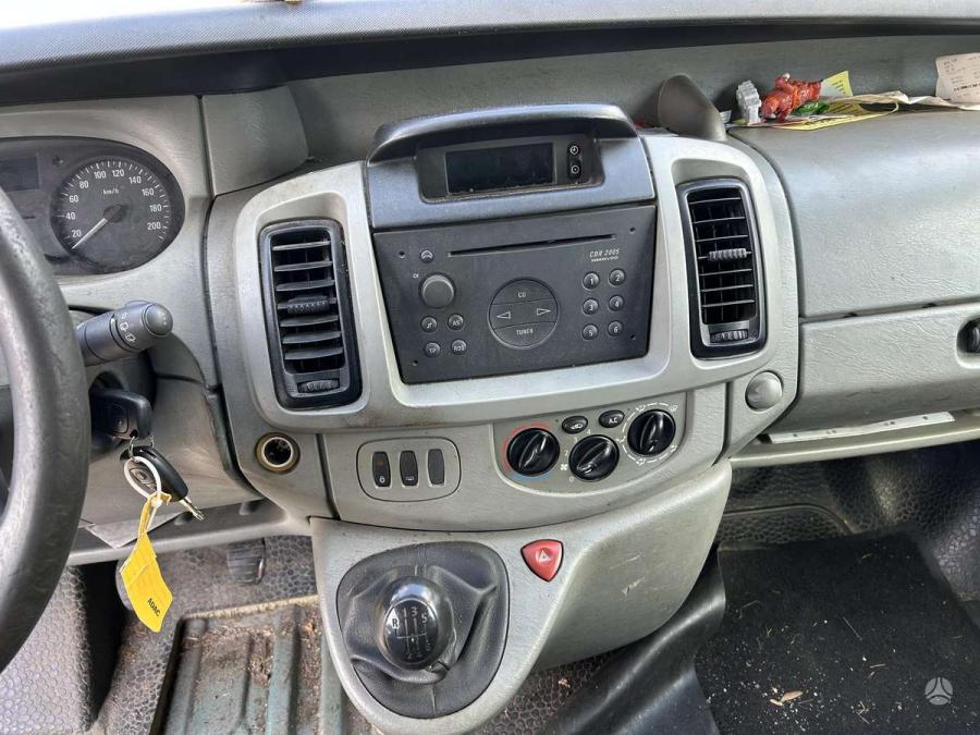 Green Opel Vivaro 2005 in Vilkaviskis, with an engine capacity of 1.90 L and mileage of 420 thousand km for 1400 €, photo 12 on AUTOMOTO.COM.LV