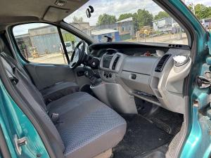 Green Opel Vivaro 2005 in Vilkaviskis, with an engine capacity of 1.90 L and mileage of 420 thousand km for 1400 €, photo 15 on AUTOMOTO.COM.LV