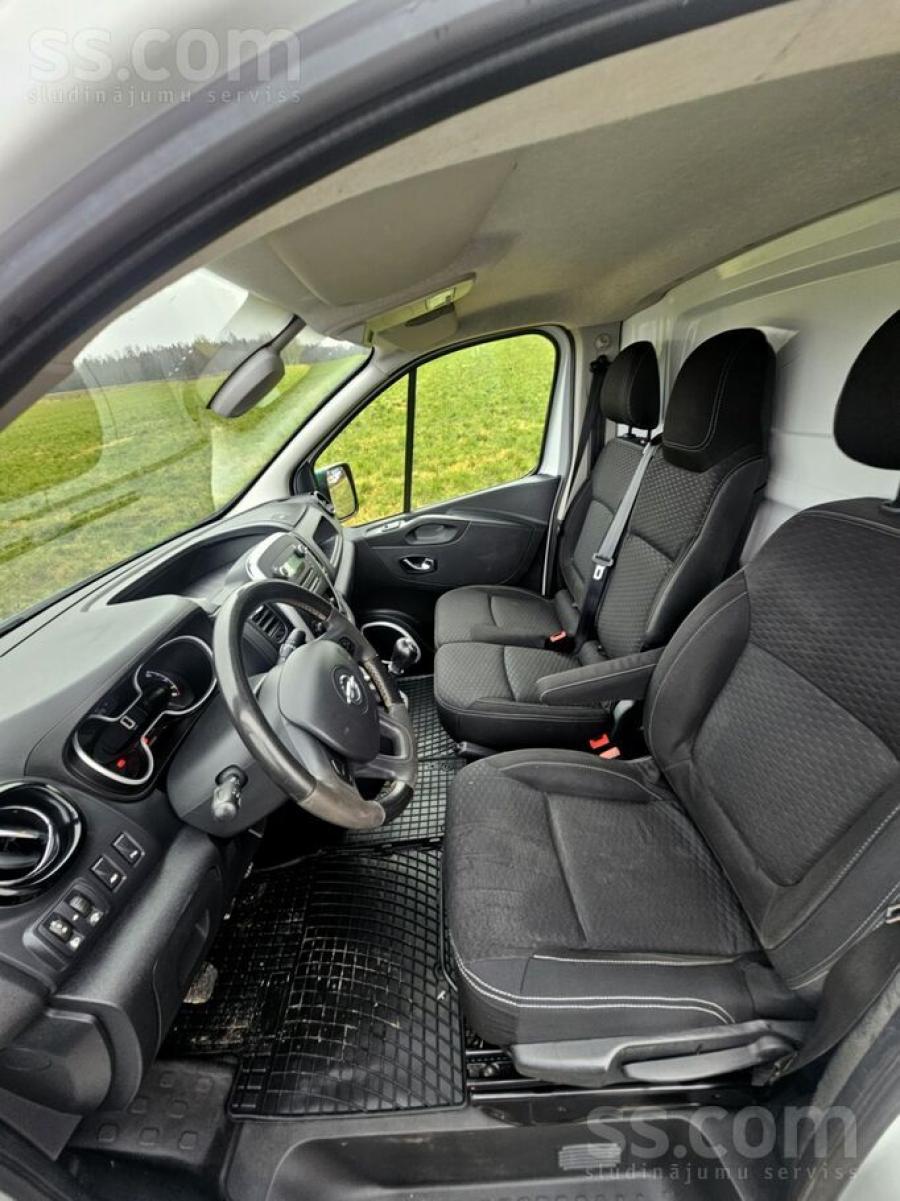Green Opel Vivaro 2015 in Cesis, with an engine capacity of 1.60 L and mileage of 117 thousand km for 8833 €, photo 5 on AUTOMOTO.COM.LV