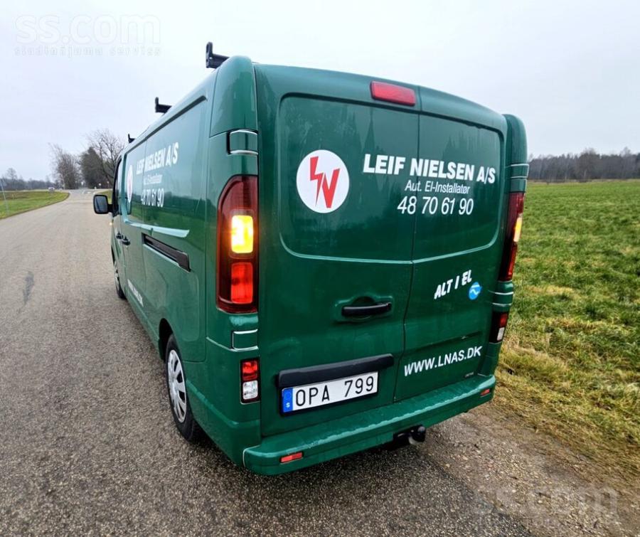 Green Opel Vivaro 2015 in Cesis, with an engine capacity of 1.60 L and mileage of 117 thousand km for 8833 €, photo 9 on AUTOMOTO.COM.LV