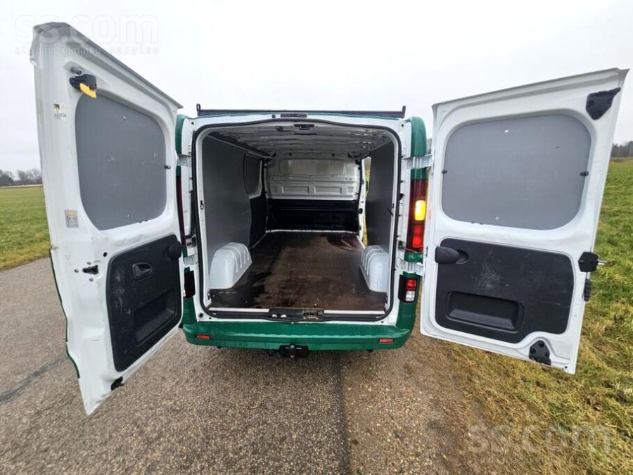 Green Opel Vivaro 2015 in Cesis, with an engine capacity of 1.60 L and mileage of 117 thousand km for 8833 €, photo 11 on AUTOMOTO.COM.LV