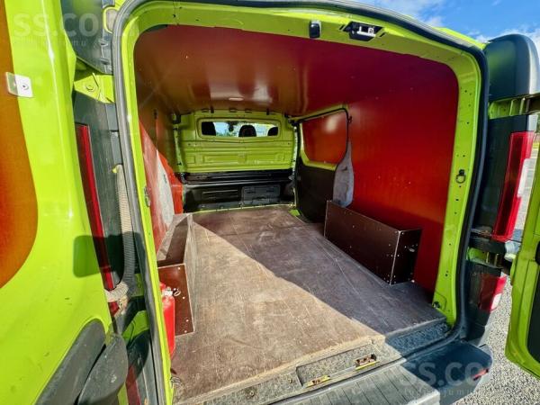 Green Opel Vivaro 2016 in Riga, with an engine capacity of 1.60 L and mileage of 264 thousand km for 6700 €, photo 5 on AUTOMOTO.COM.LV