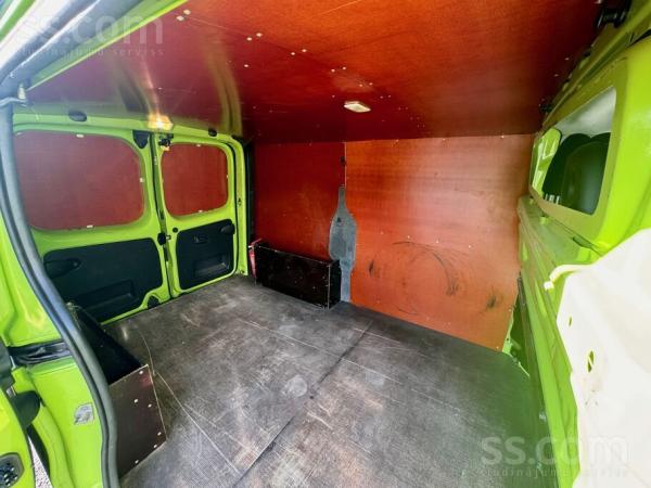 Green Opel Vivaro 2016 in Riga, with an engine capacity of 1.60 L and mileage of 264 thousand km for 6700 €, photo 6 on AUTOMOTO.COM.LV
