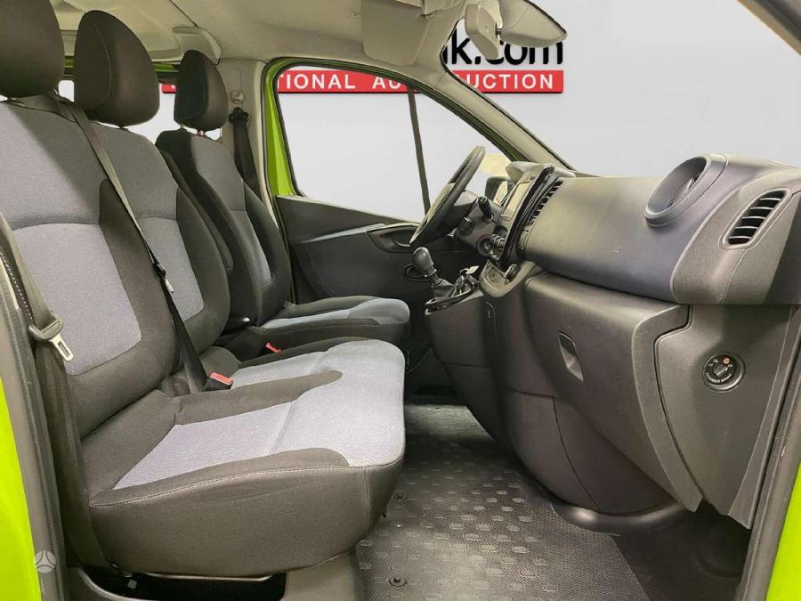 Green Opel Vivaro 2018 in Marijampole, with an engine capacity of 1.60 L and mileage of 258 thousand km for 12584 €, photo 11 on AUTOMOTO.COM.LV