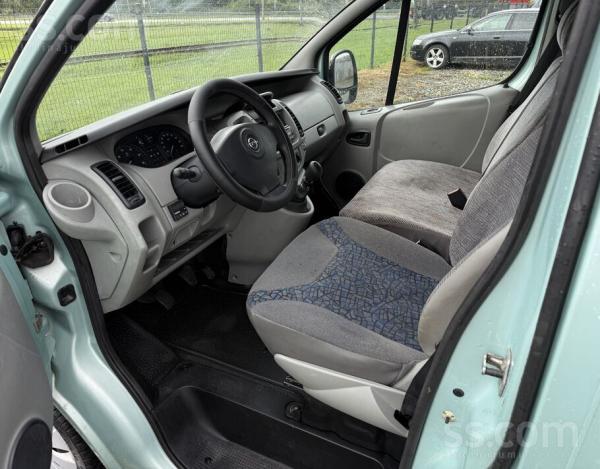 Green Opel Vivaro 2003 in Riga, with an engine capacity of 1.90 L and mileage of 298 thousand km for 2150 €, photo 7 on AUTOMOTO.COM.LV