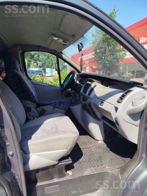 Zaļš Opel Vivaro 2003 Rīga, ar dzinēja tilpumu 1.90 L un nobraukumu 200 tūkst. km par 3500 €, foto 4 vietnē AUTOMOTO.COM.LV