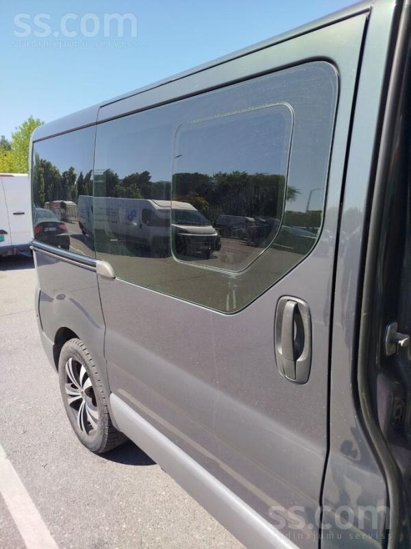 Zaļš Opel Vivaro 2003 Rīga, ar dzinēja tilpumu 1.90 L un nobraukumu 200 tūkst. km par 3500 €, foto 6 vietnē AUTOMOTO.COM.LV