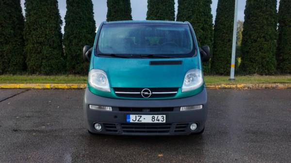 Green Opel Vivaro 2005 in Riga, with an engine capacity of 2.50 L and mileage of 46 thousand km for 4500 €, photo 5 on AUTOMOTO.COM.LV