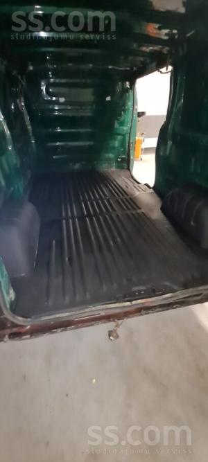 Zaļš Opel Vivaro 2006 Rīga, ar dzinēja tilpumu 2.50 L un nobraukumu 393 tūkst. km par 5800 €, foto 7 vietnē AUTOMOTO.COM.LV