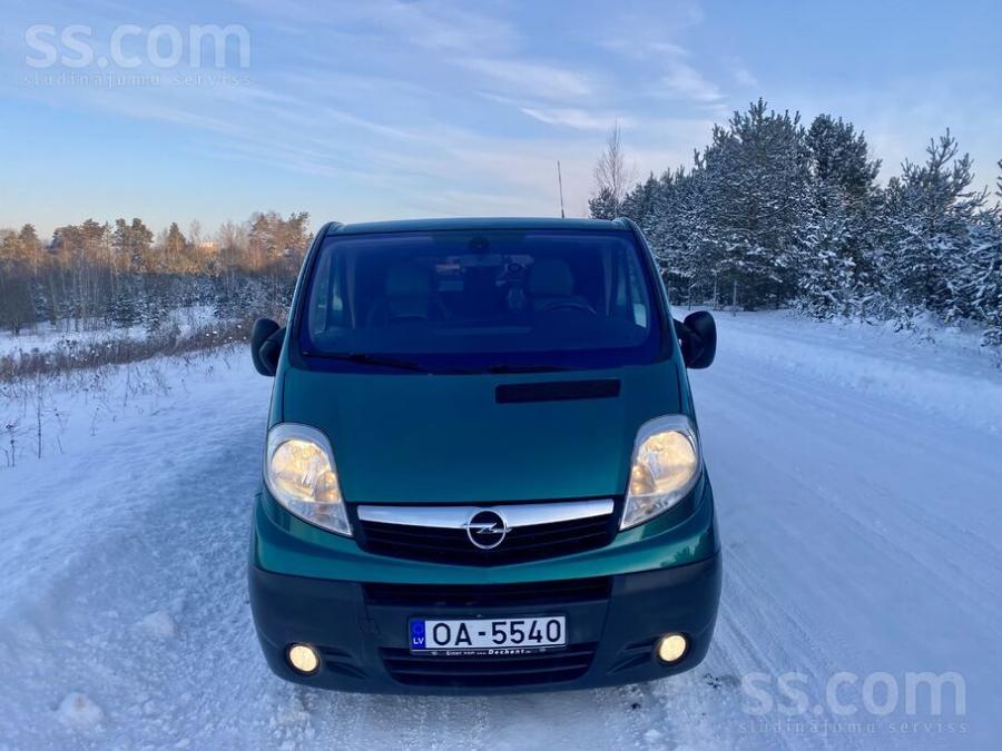 Green Opel Vivaro 2007 in Rezekne, with an engine capacity of 2.50 L and mileage of 250 thousand km for 7150 €, photo 3 on AUTOMOTO.COM.LV