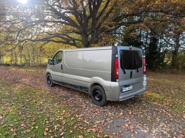 Zaļš Opel Vivaro 2007 Liepāja, ar dzinēja tilpumu 2.00 L un nobraukumu 0 tūkst. km par 3750 €, foto 4 vietnē AUTOMOTO.COM.LV