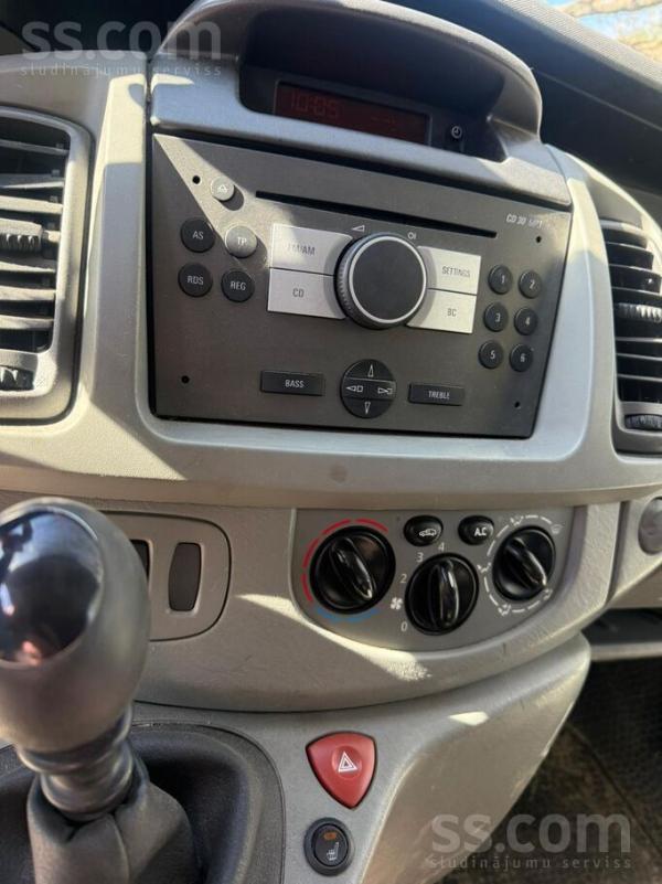 Zaļš Opel Vivaro 2007 Liepāja, ar dzinēja tilpumu 2.00 L un nobraukumu 0 tūkst. km par 3750 €, foto 6 vietnē AUTOMOTO.COM.LV