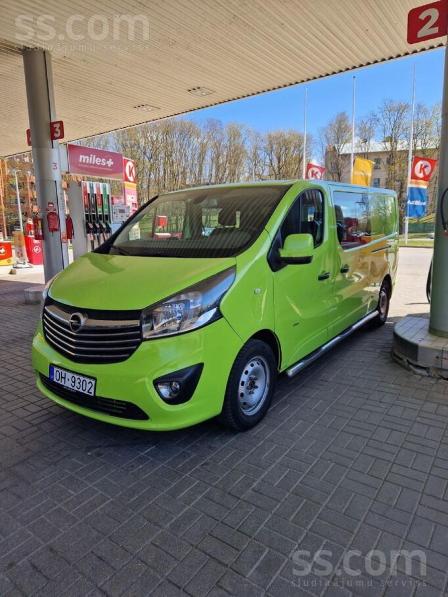 Green Opel Vivaro 2016 in Riga, with an engine capacity of 1.60 L and mileage of 269 thousand km for 12200 €, photo 1 on AUTOMOTO.COM.LV