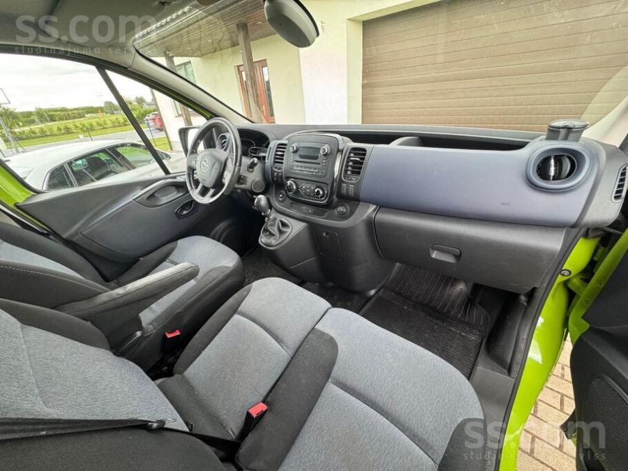 Green Opel Vivaro 2016 in Riga, with an engine capacity of 1.60 L and mileage of 264 thousand km for 7000 €, photo 3 on AUTOMOTO.COM.LV