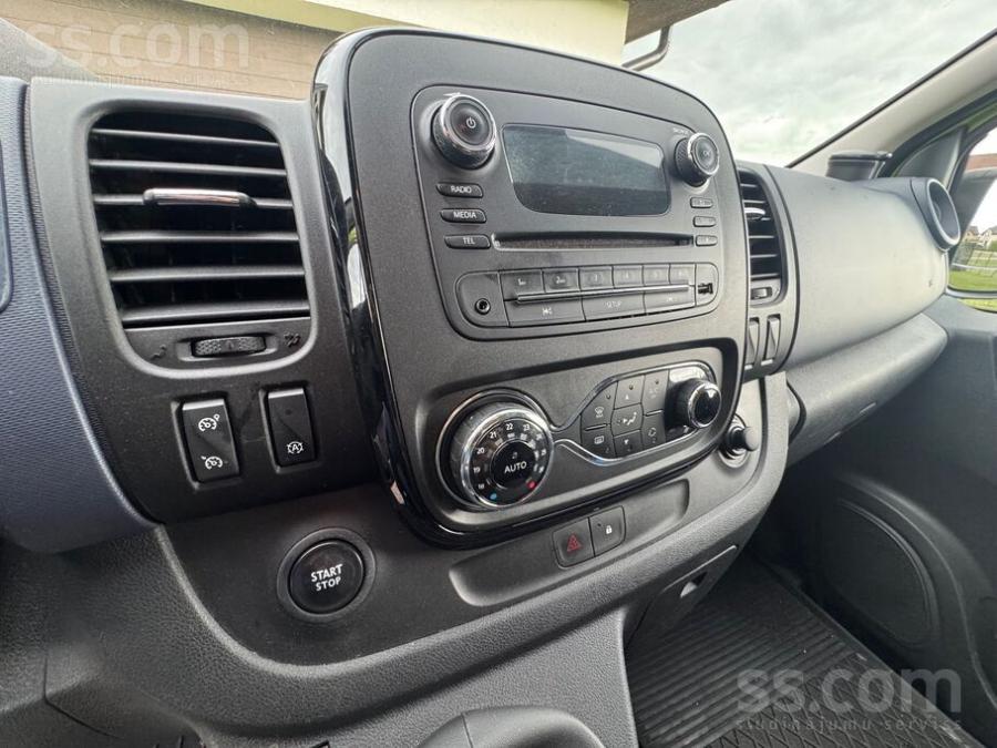 Green Opel Vivaro 2016 in Riga, with an engine capacity of 1.60 L and mileage of 264 thousand km for 7000 €, photo 4 on AUTOMOTO.COM.LV