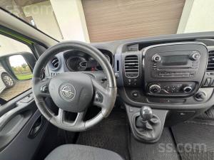 Green Opel Vivaro 2016 in Riga, with an engine capacity of 1.60 L and mileage of 264 thousand km for 7000 €, photo 5 on AUTOMOTO.COM.LV