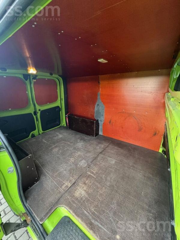 Green Opel Vivaro 2016 in Riga, with an engine capacity of 1.60 L and mileage of 264 thousand km for 7000 €, photo 5 on AUTOMOTO.COM.LV