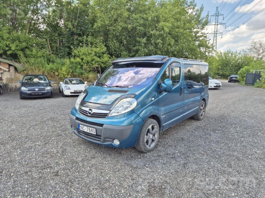 Green Opel Vivaro 2009 in Riga, with an engine capacity of 2.00 L and mileage of 217 thousand km for 8390 €, photo 1 on AUTOMOTO.COM.LV