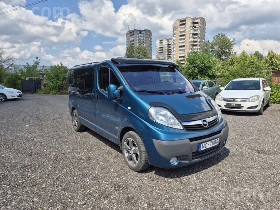 Green Opel Vivaro 2009 in Riga, with an engine capacity of 2.00 L and mileage of 217 thousand km for 8390 €, photo 2 on AUTOMOTO.COM.LV