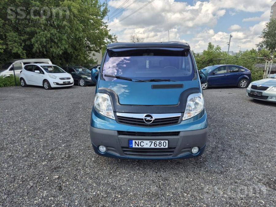Green Opel Vivaro 2009 in Riga, with an engine capacity of 2.00 L and mileage of 217 thousand km for 8390 €, photo 3 on AUTOMOTO.COM.LV