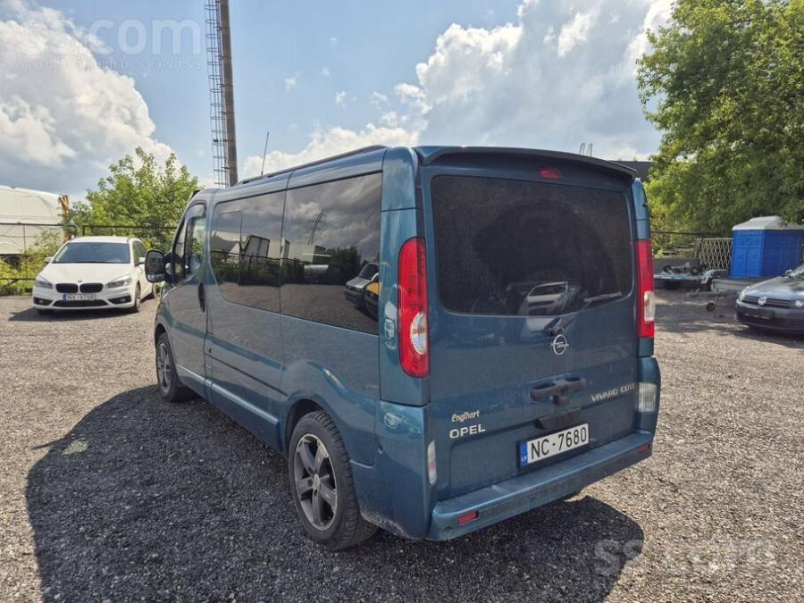 Green Opel Vivaro 2009 in Riga, with an engine capacity of 2.00 L and mileage of 217 thousand km for 8390 €, photo 8 on AUTOMOTO.COM.LV