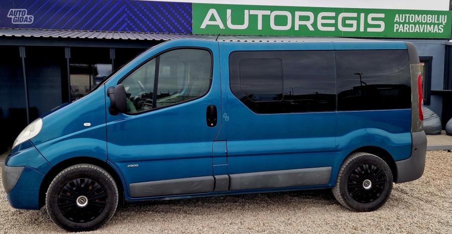 Green Opel Vivaro 2010 in Kretinga, with an engine capacity of 2.00 L and mileage of 243 thousand km for 7450 €, photo 5 on AUTOMOTO.COM.LV