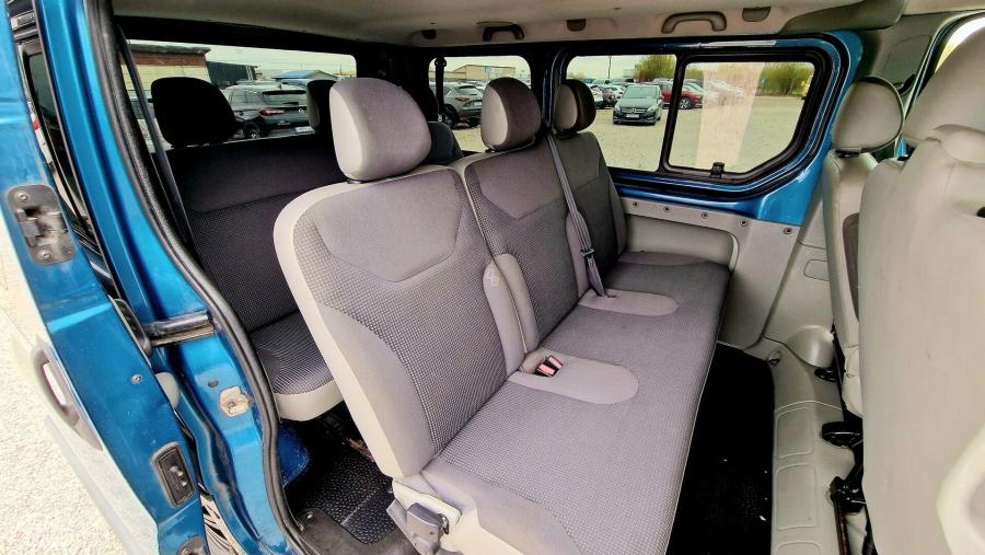 Green Opel Vivaro 2010 in Kretinga, with an engine capacity of 2.00 L and mileage of 243 thousand km for 7450 €, photo 19 on AUTOMOTO.COM.LV