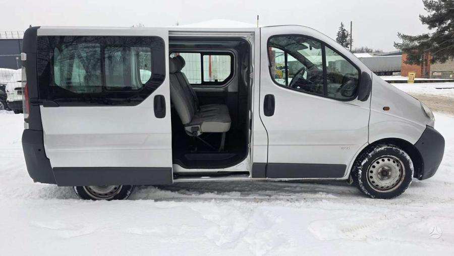 Pelēks Opel Vivaro 2003 Šauļi, ar dzinēja tilpumu 1.90 L un nobraukumu 298 tūkst. km par 4999 €, foto 16 vietnē AUTOMOTO.COM.LV